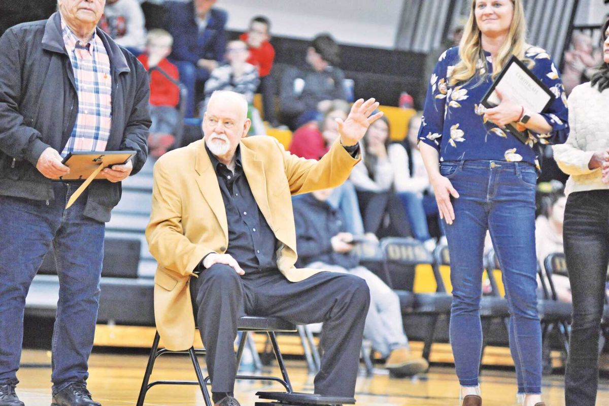 Doniphan honors HOF as East Carter downs Dons