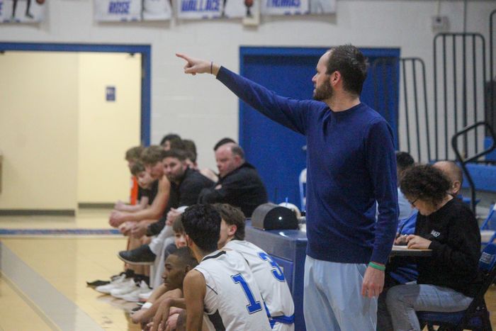 Delta C-7's C.J. Wallace drops 40 in win over Ellington