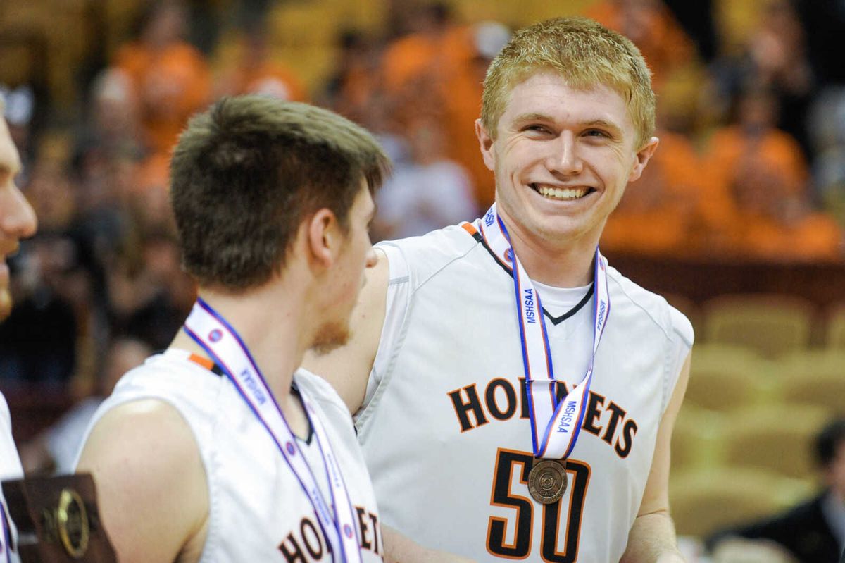 Class 1 third-place basketball - Advance vs. Leeton