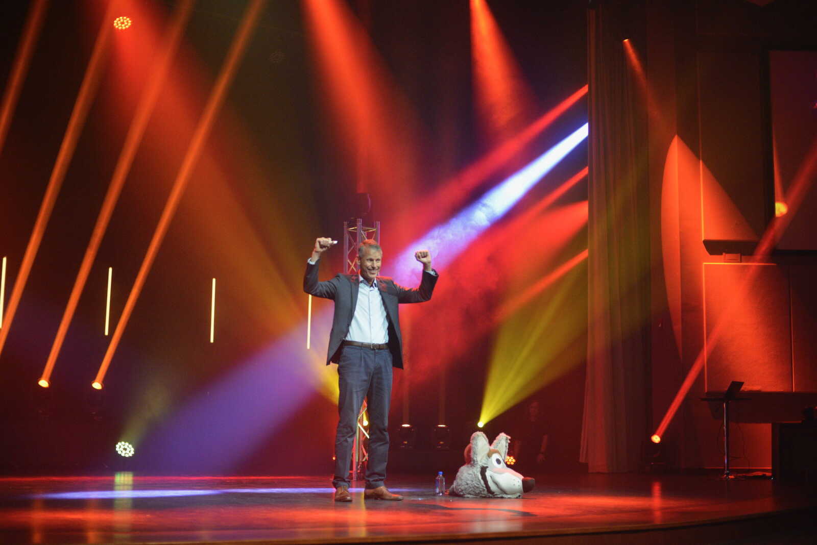 Dan Meers captivates audience at 10th annual Semoball awards