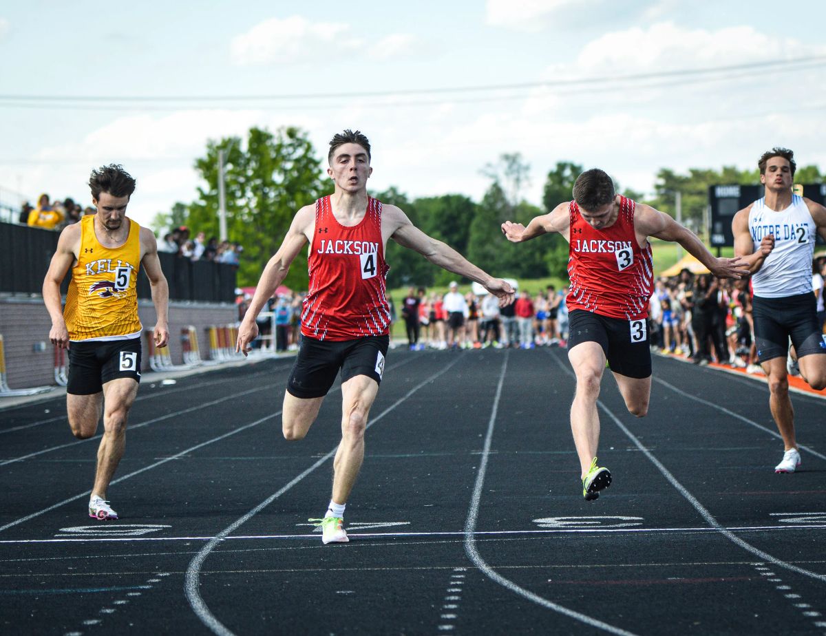 Missourian area completes track and field large-school secti...