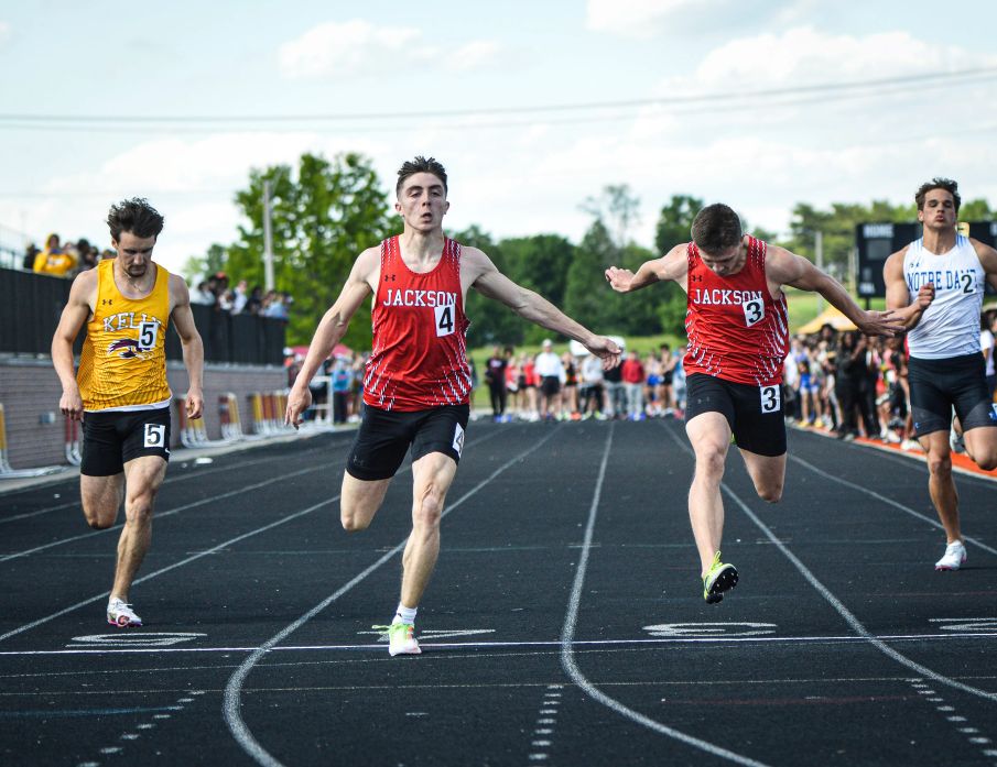 Missourian area completes track and field large-school secti...