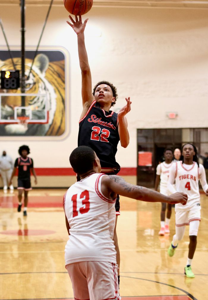 Sikeston snaps skid with complete performance at Caruthersville