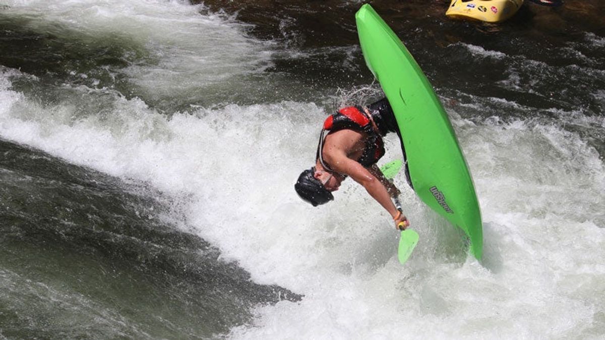 Bennett Smith: Freestyle Flipping on Whitewater