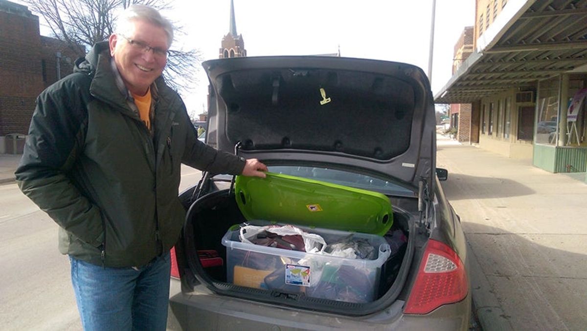 Lions participate in Recycle for Sight event