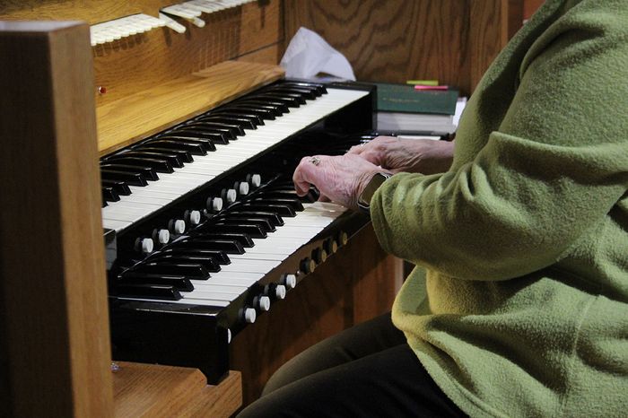 70 years of playing the church organ: Woman plans to continu...