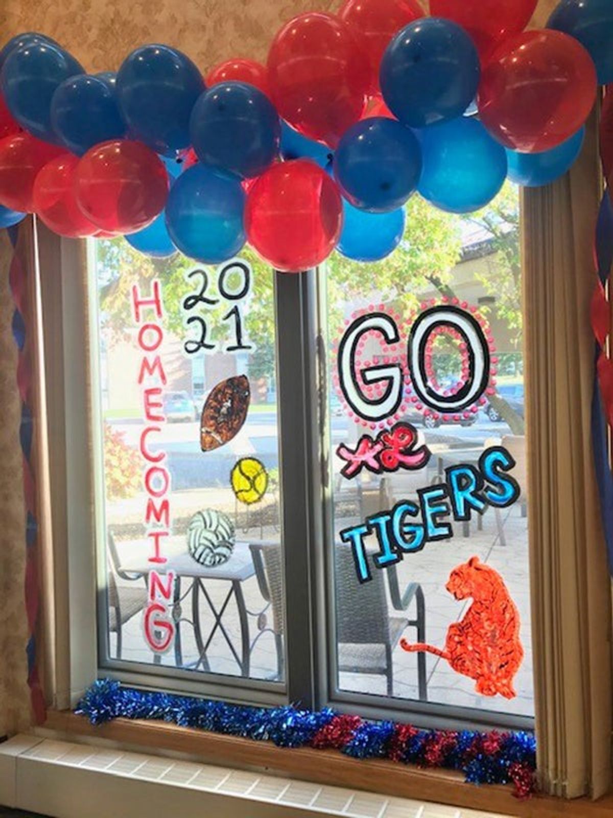 St. John's wins Homecoming window decorating contest