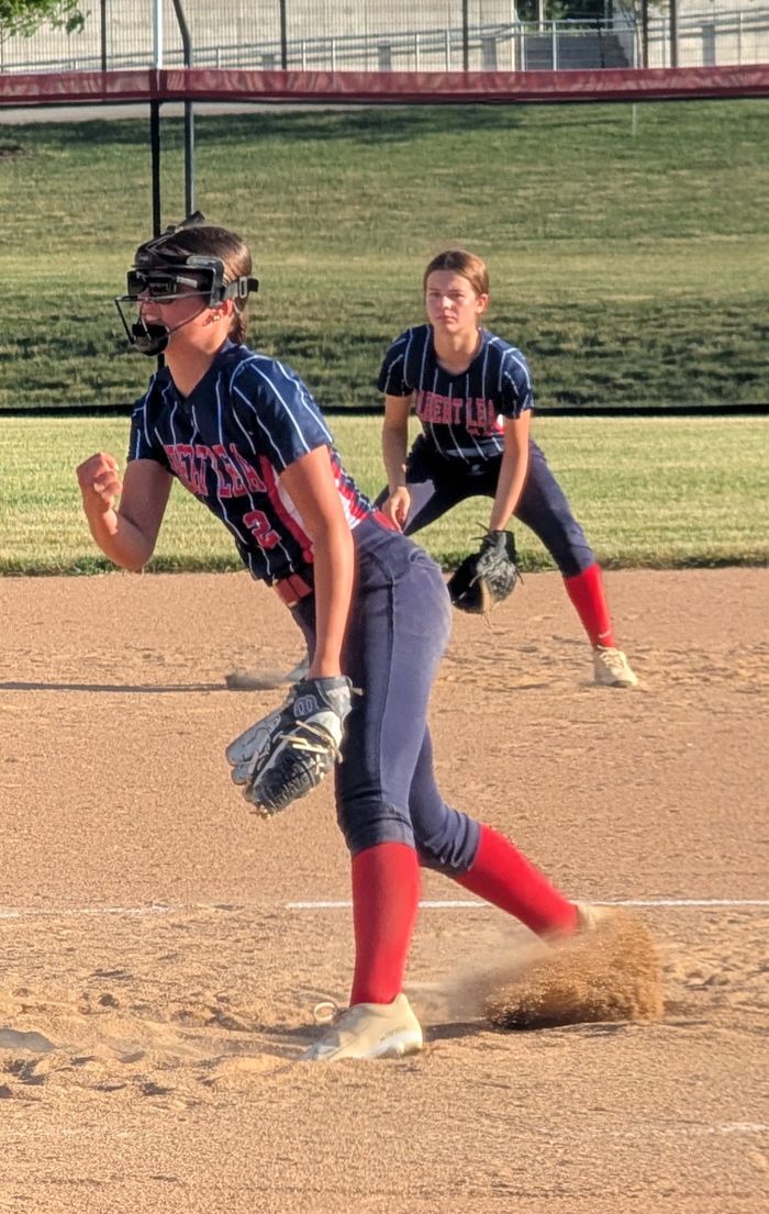 U14 softball team wins