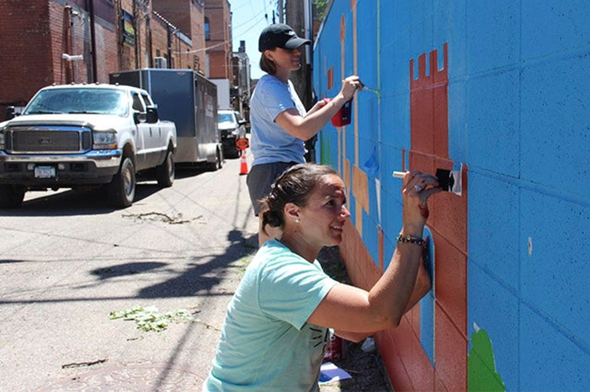 Mural going up in downtown Albert Lea