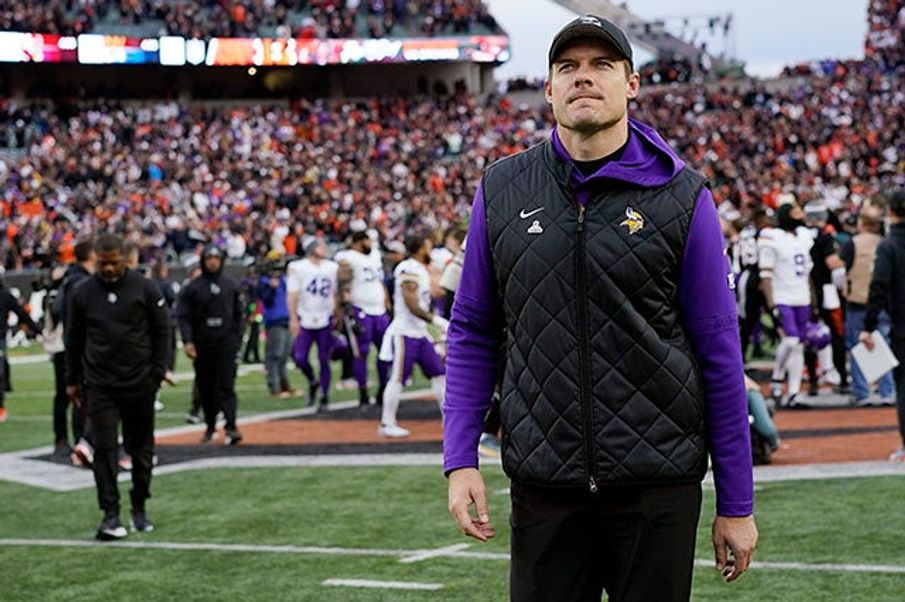 Packers and Vikings stage must-win rematch