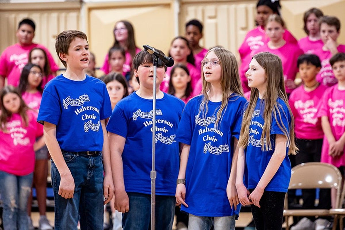 Elementary choir performs in tour of schools