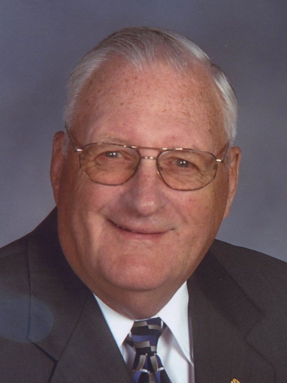 Robert "Bob" Hahn Sr.