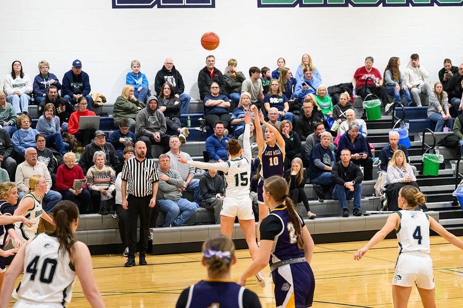 Sauer hits 1,000 points in game