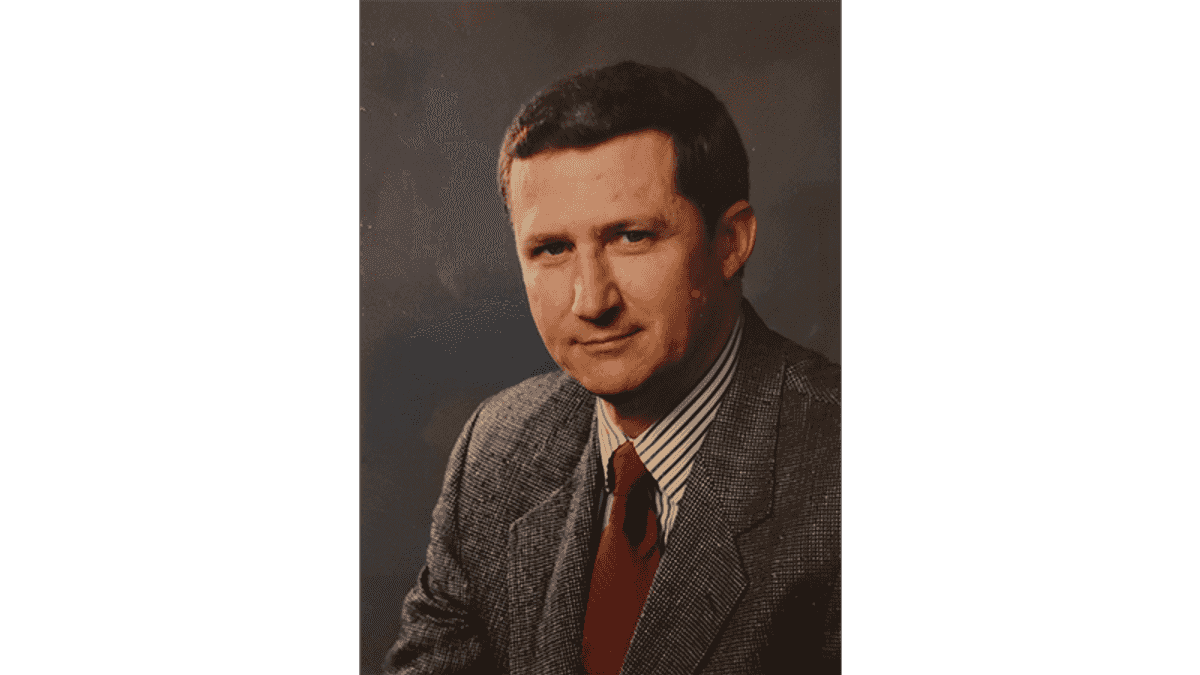 Ross Bob "Dr. Bob" Mullins, Jr.