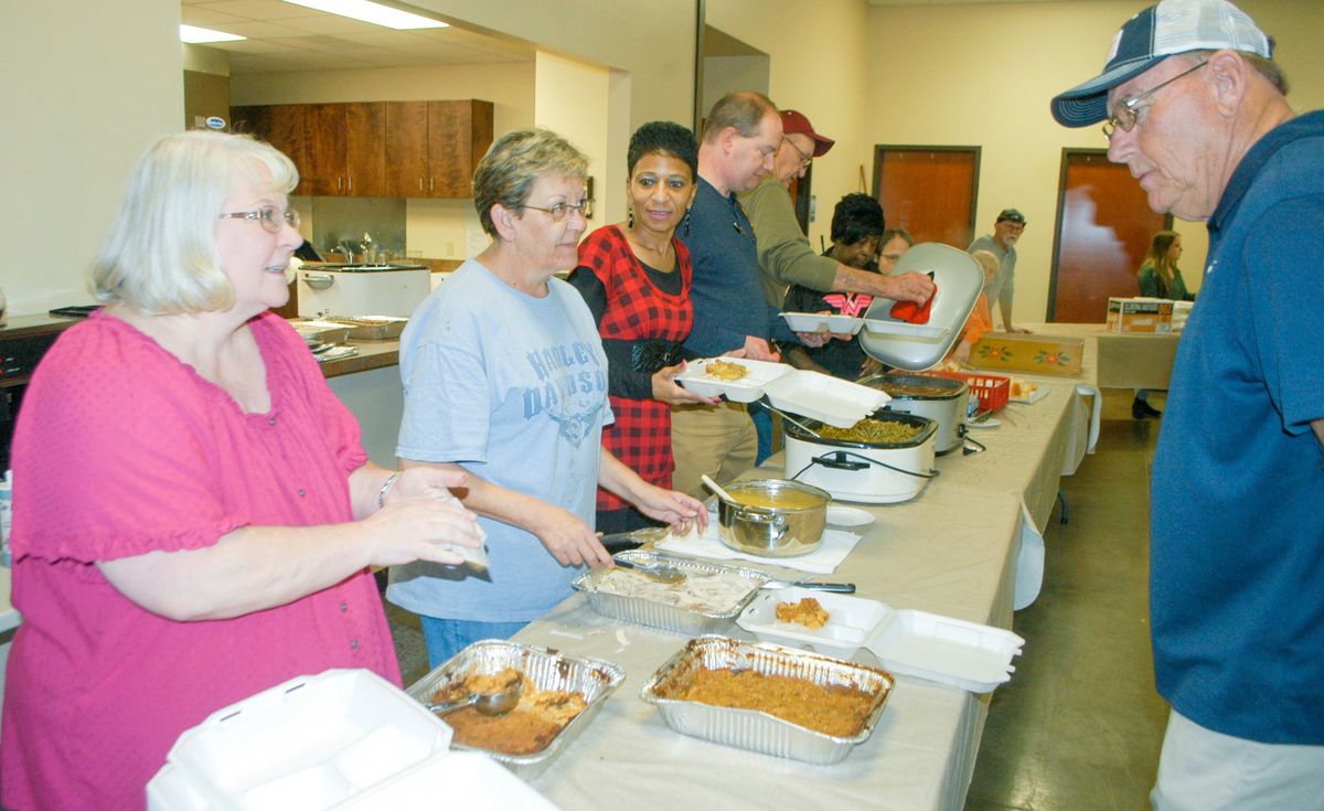 Local churches give out free Thanksgiving meals