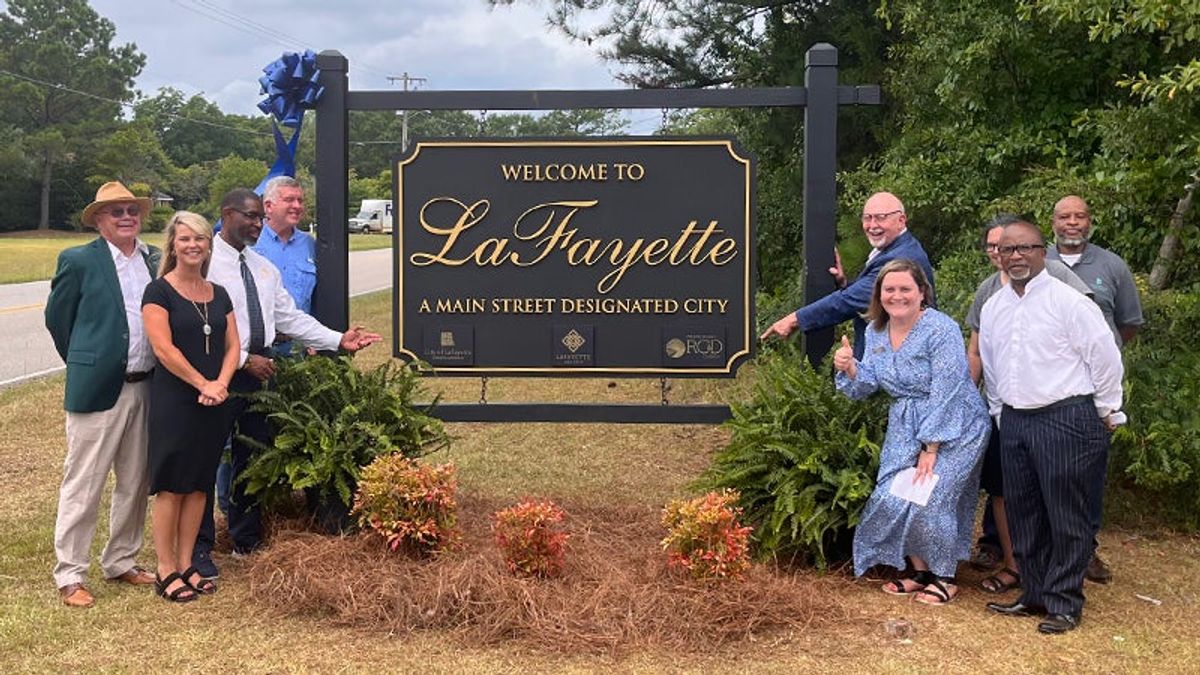 Welcome to LaFayette: The city reveals new sign