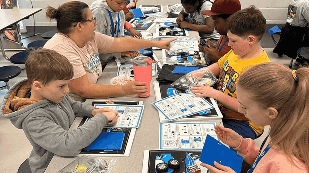 West Point fifth graders build smart cars with Huyndai Mobis
