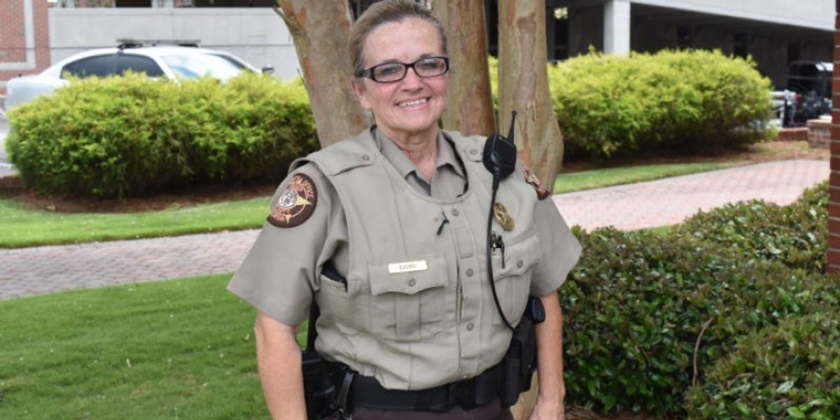 LIFE-SAVING ACTIONS TCSO: Deputy pulls couple from vehicle r...