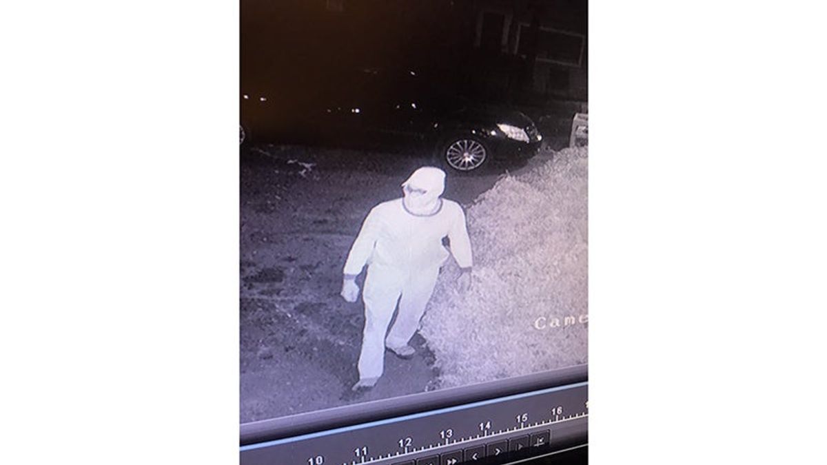 Area businesses offering reward in Roger's Bar-B-Que armed robbery