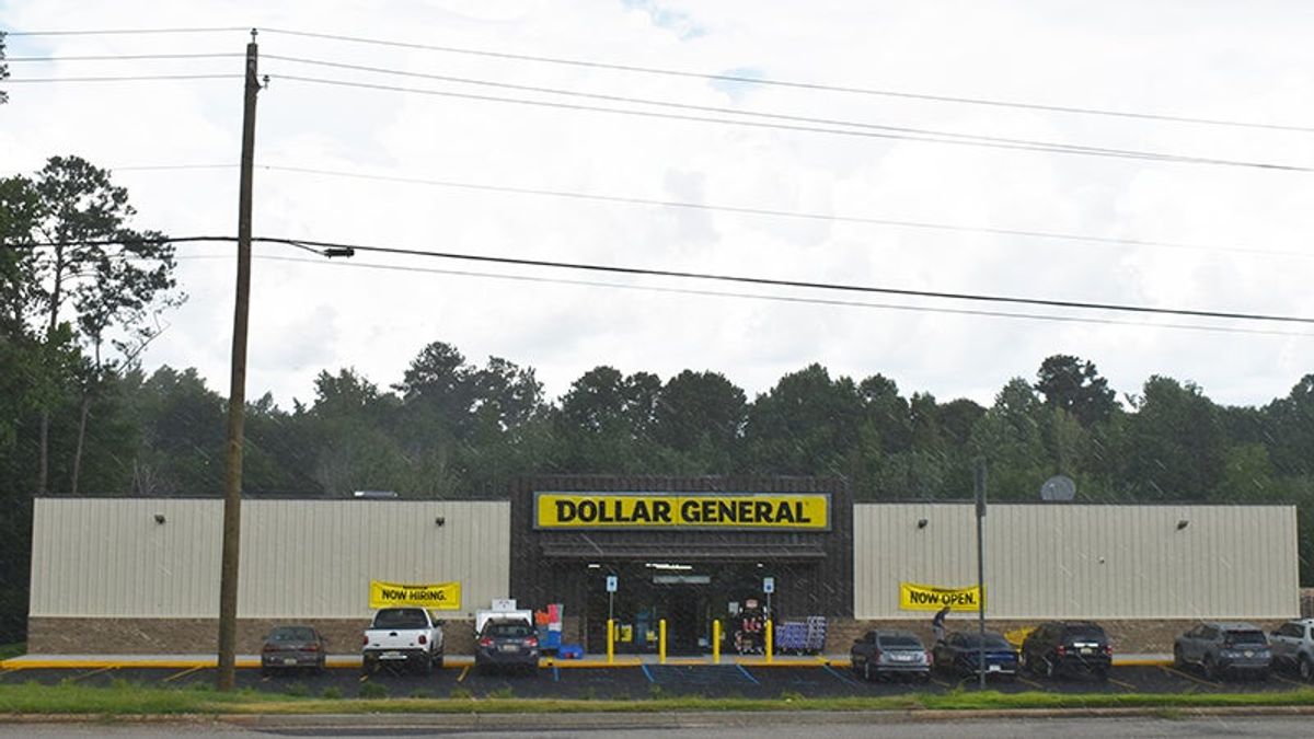 New Dollar General opens in Valley