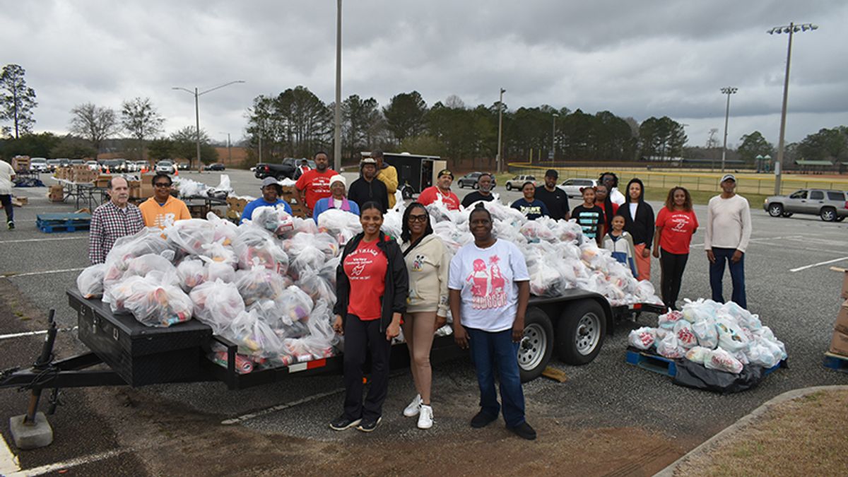 Valley Community Outreach hosts successful food drive