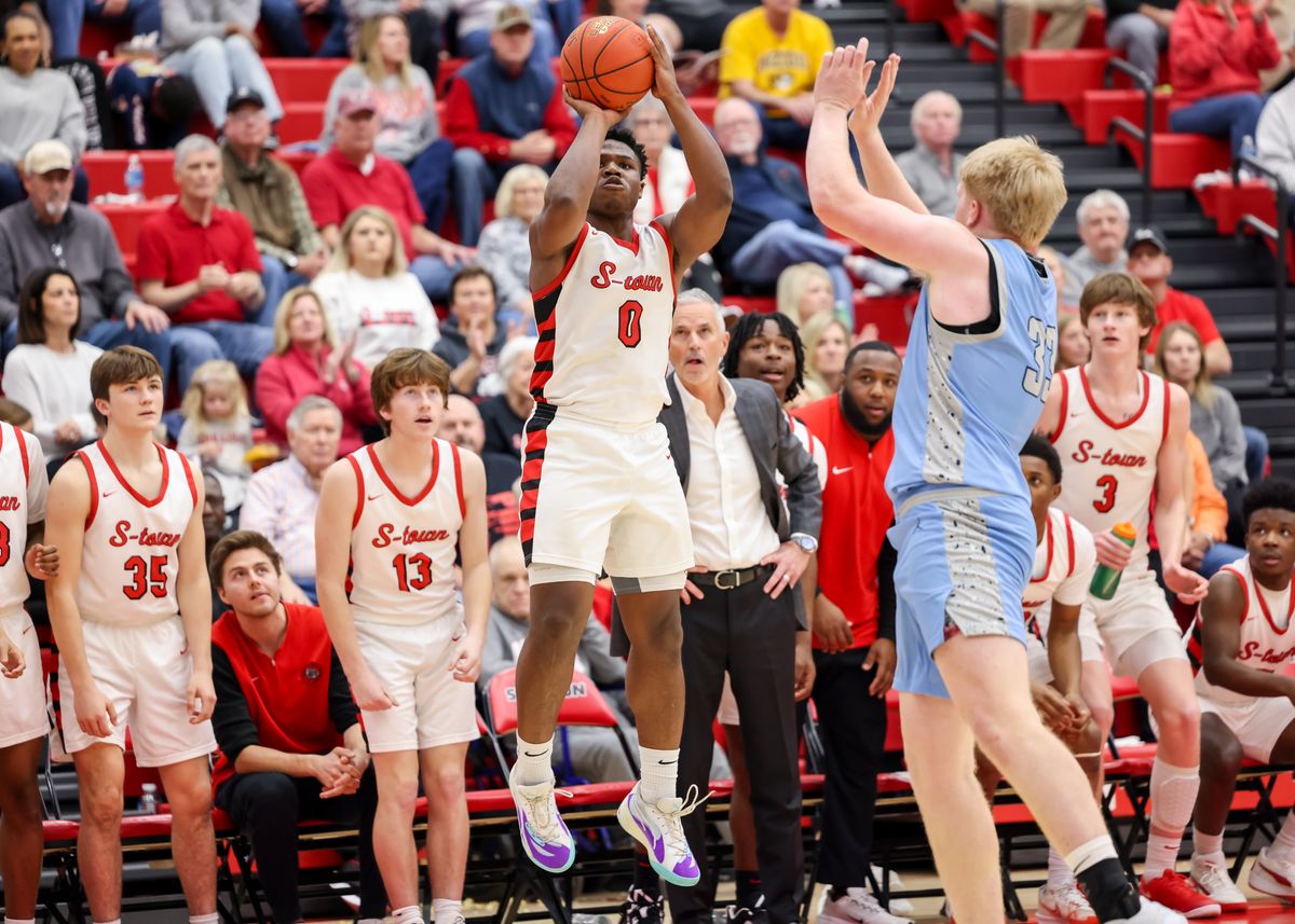 Wiggins scores 1,000th point, leads Sikeston to impressive win over Fa...