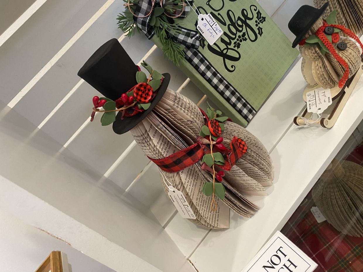 Bloomfield artist transforms books into holiday art for Sikeston Depot...