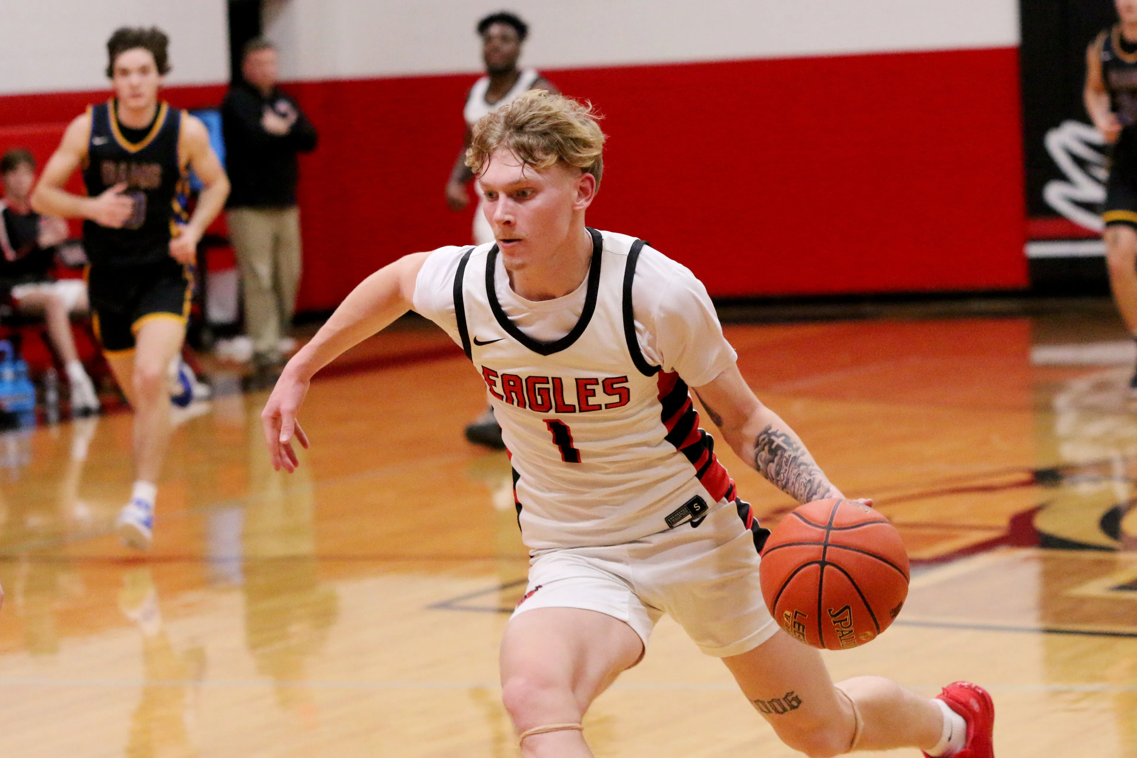 East Prairie hits 20 wins for third straight year after laying smackdo...