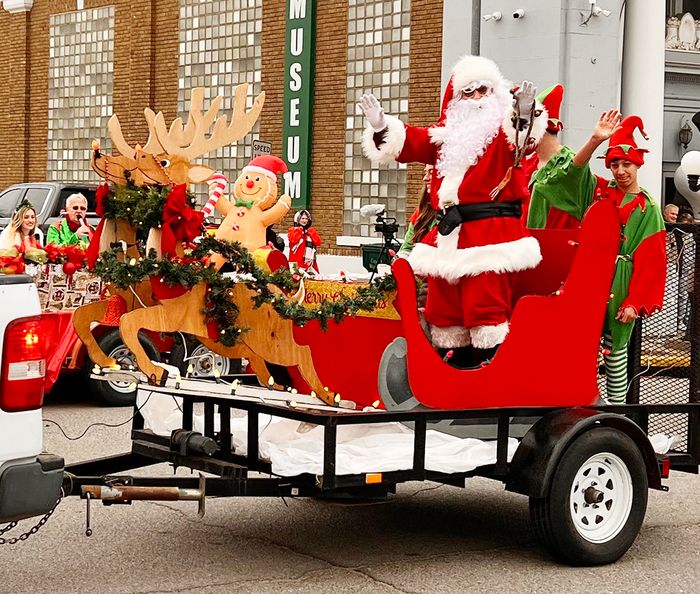 Monette holds 34th Christmas Parade