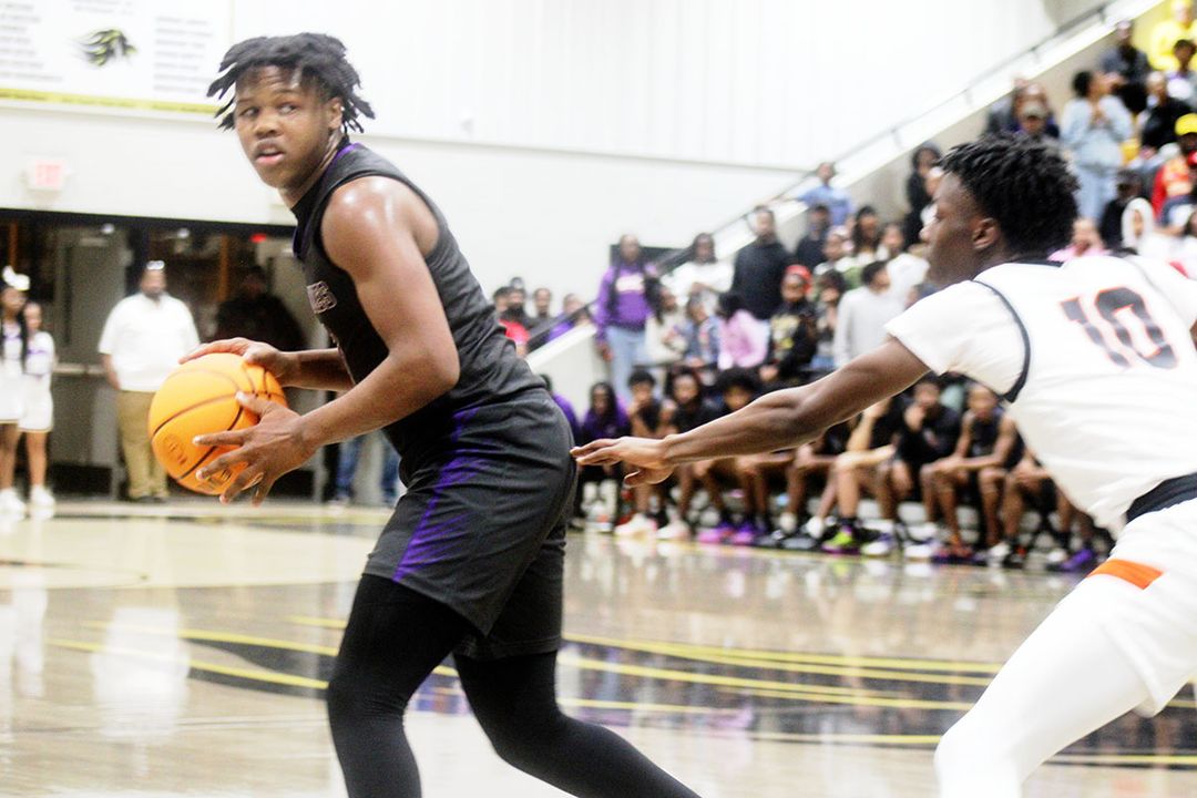 3A at Manila: Seminoles edge Greyhounds to win regional title