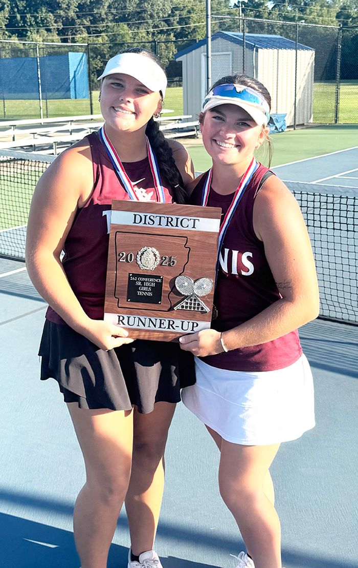 Riverside tennis players qualify for state