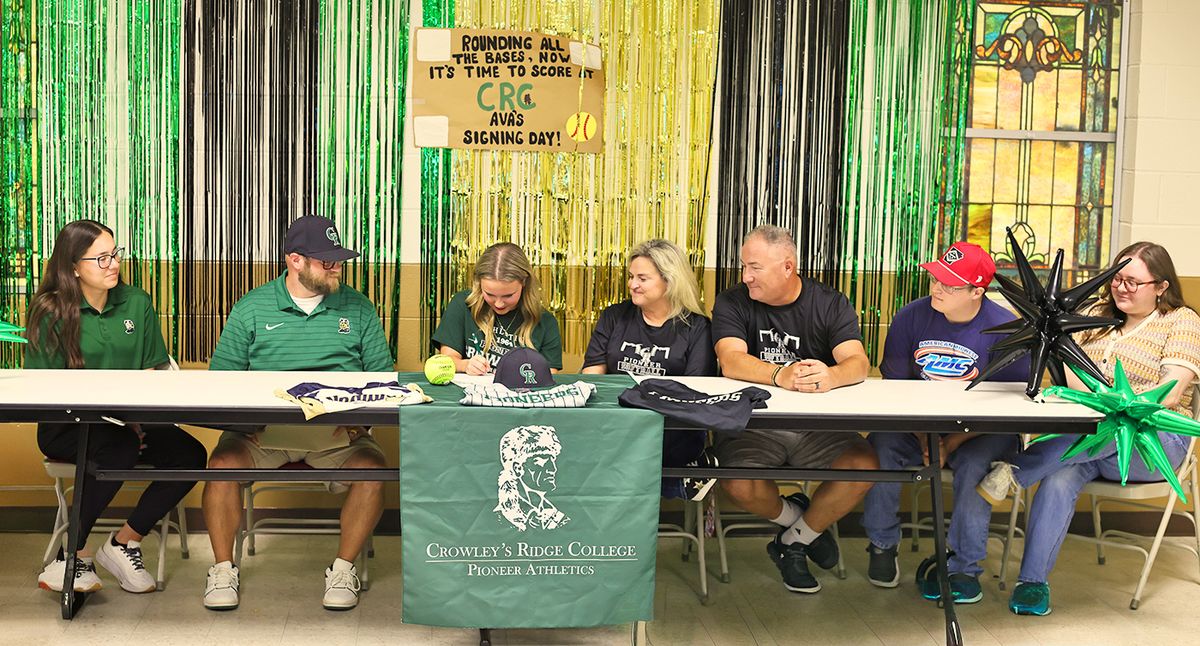Harsson signs to play softball for CRC