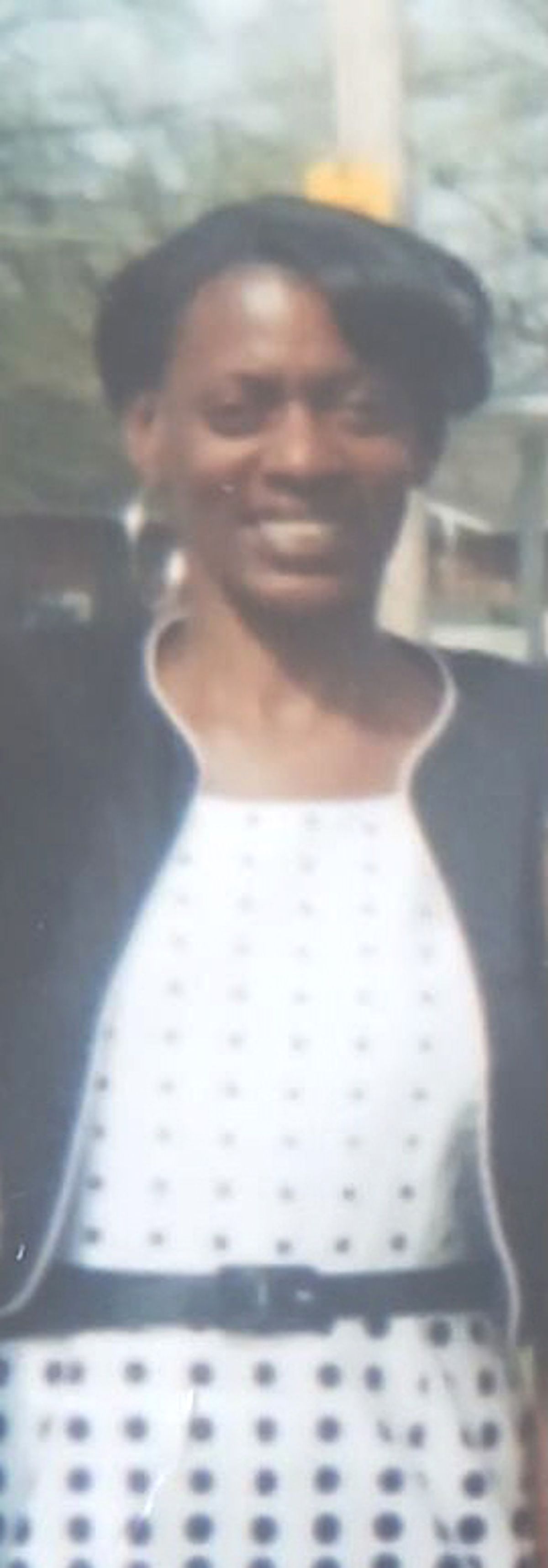 Remona Dezett Isable