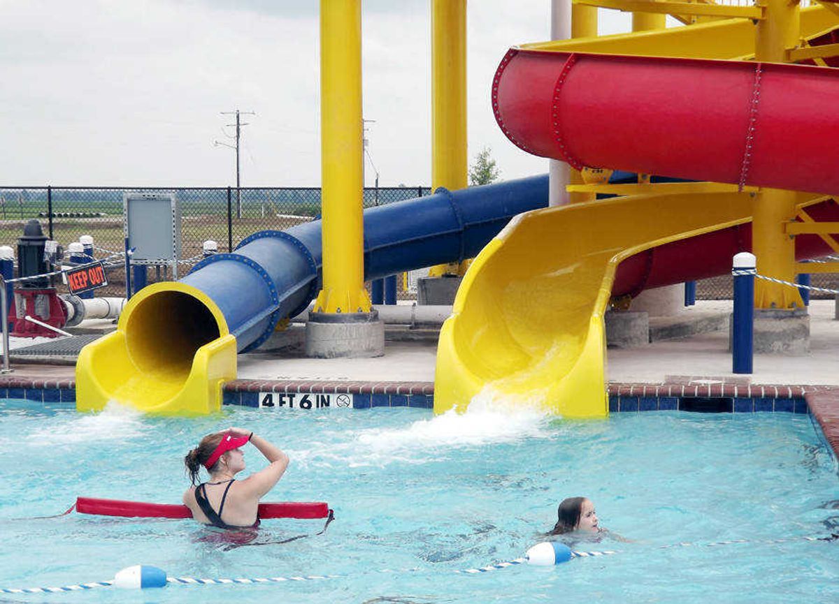 Dunkin-Wall Water Park /Pool opens in Manila