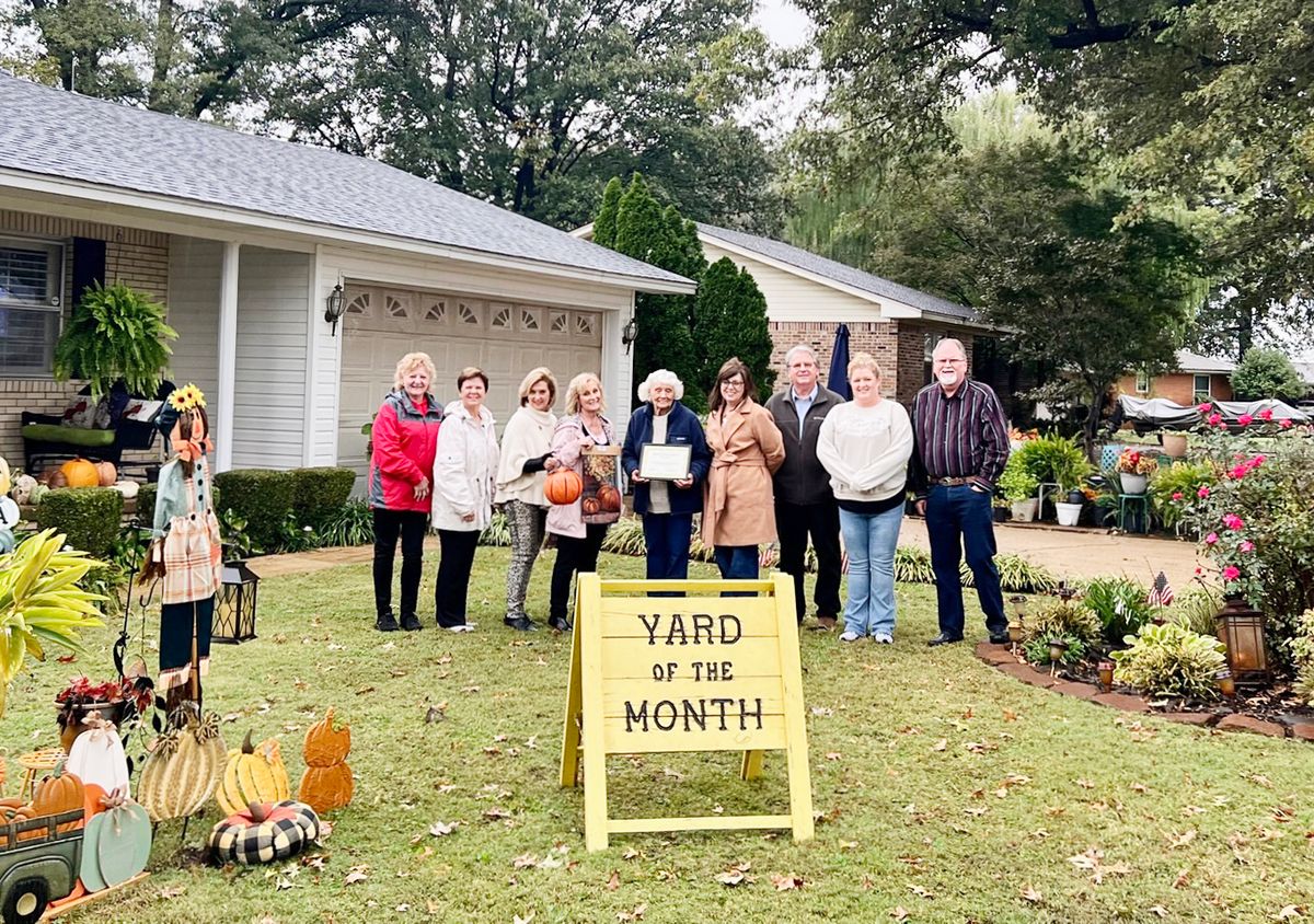 Award-winning gardener Virginia Miller honored for fall disp...