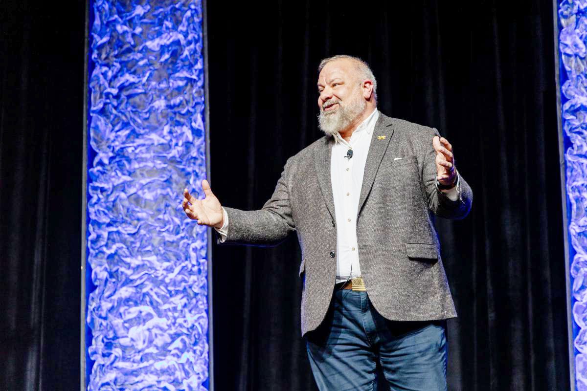 Former Navy SEAL and NFL Linebacker Clint Bruce inspires leadership