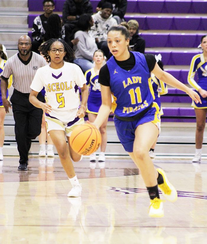 Lady Pirates edge Osceola 46-45