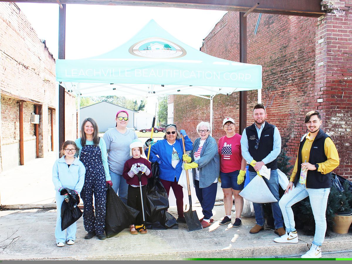 Leachville Beautification Corporation leads Main Street clean-up/revit...