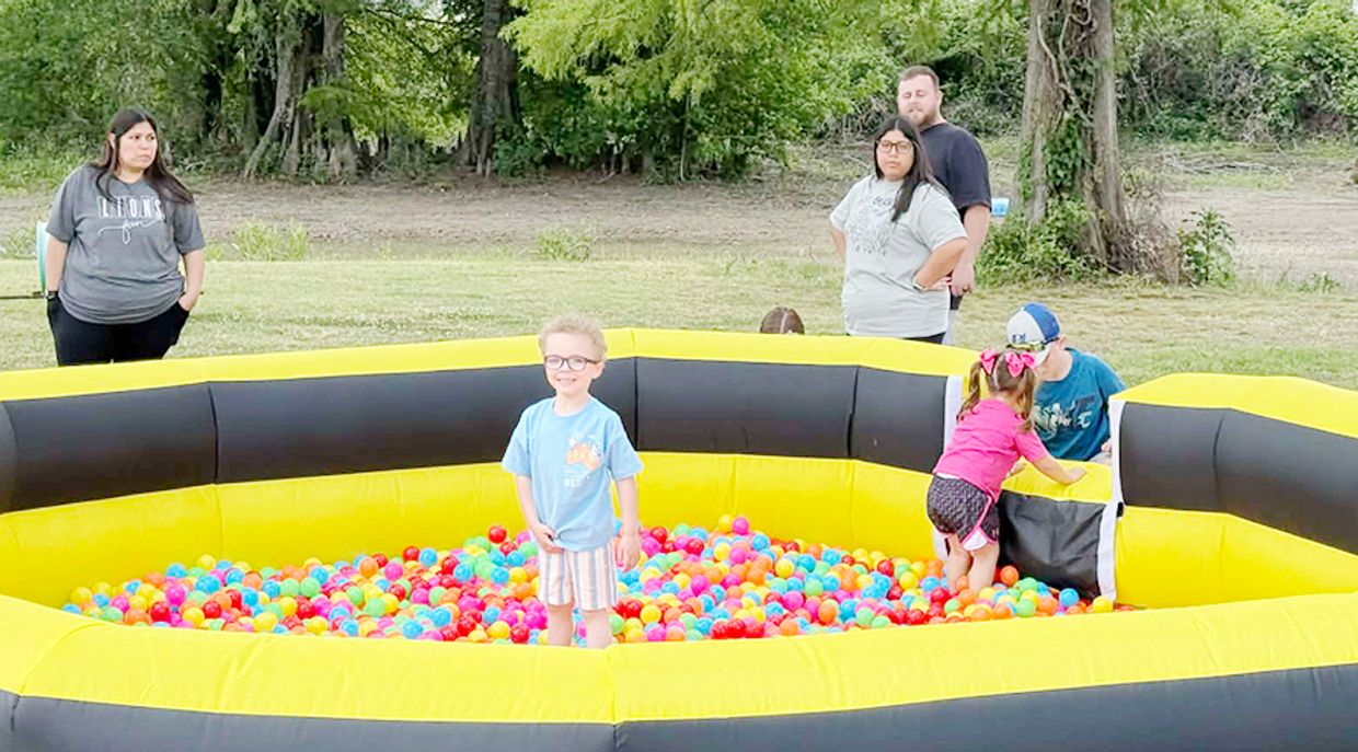 Lone Oak Baptist Church hosts annual spring picnic