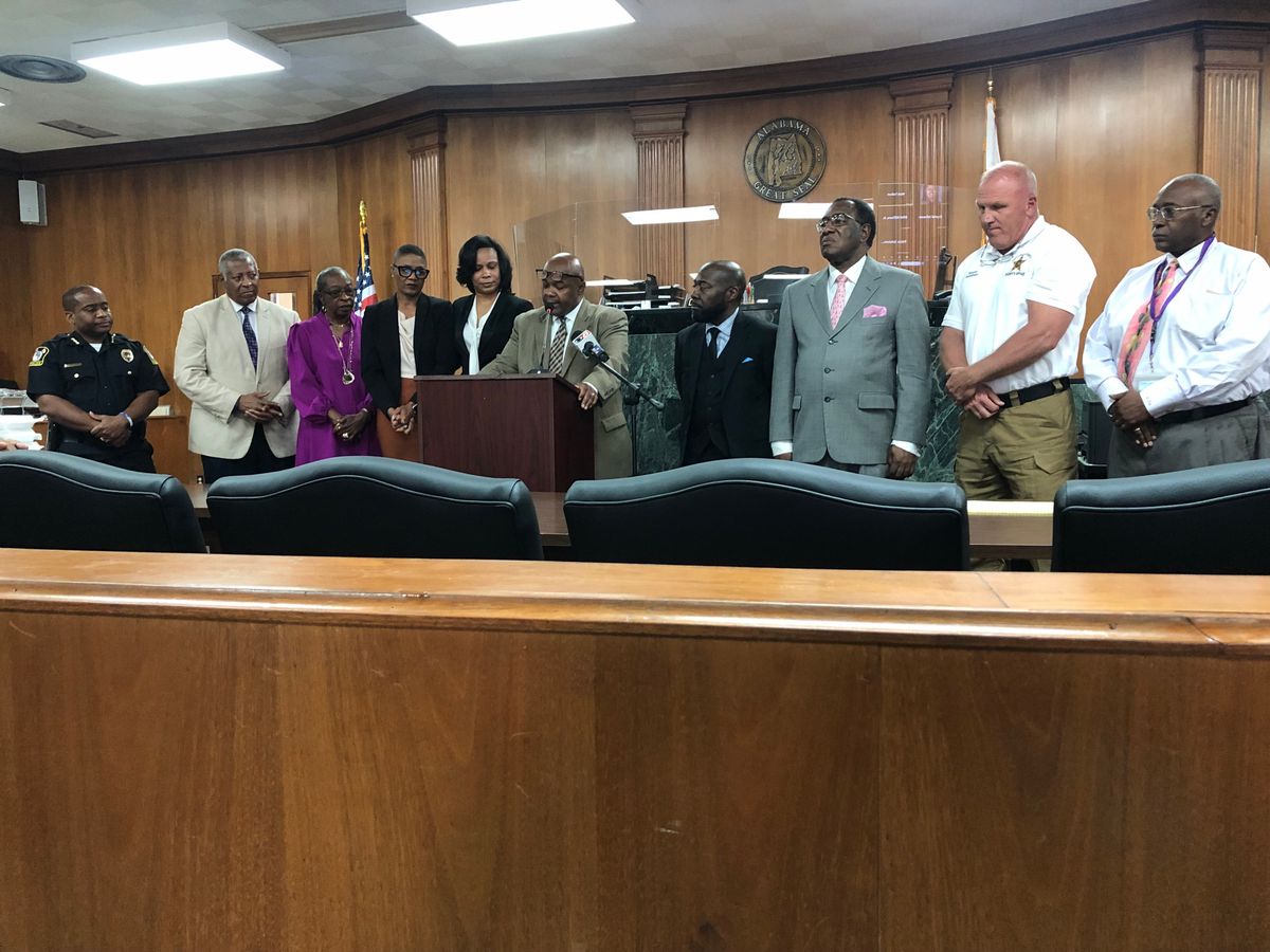 Dallas County Commission awarded grants for crime