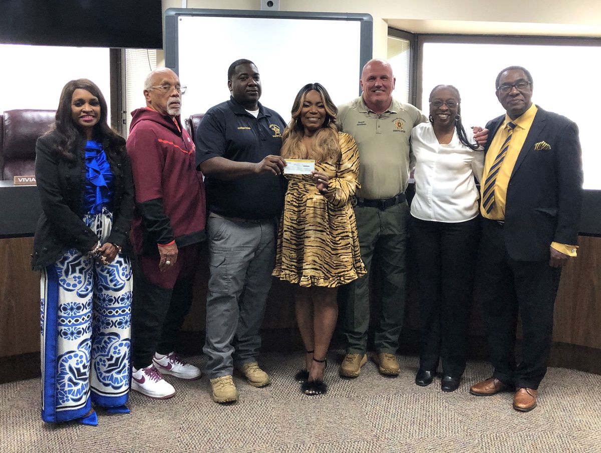 LIFT Ministries donate to Dallas County inmates