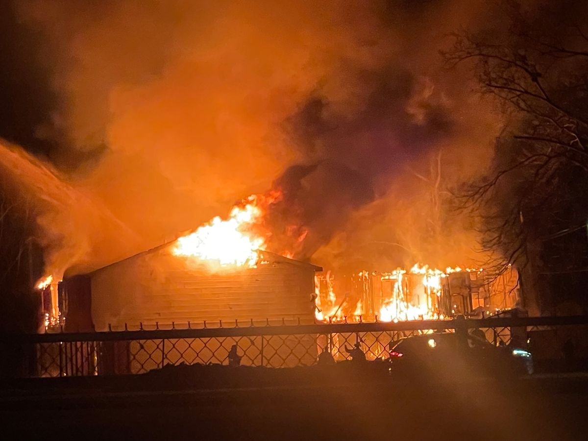 VIDEO: Selma Fire Department tackles apartment blaze