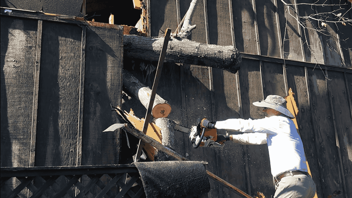 Helping Hands aids hurricane cleanup effort in Dallas County