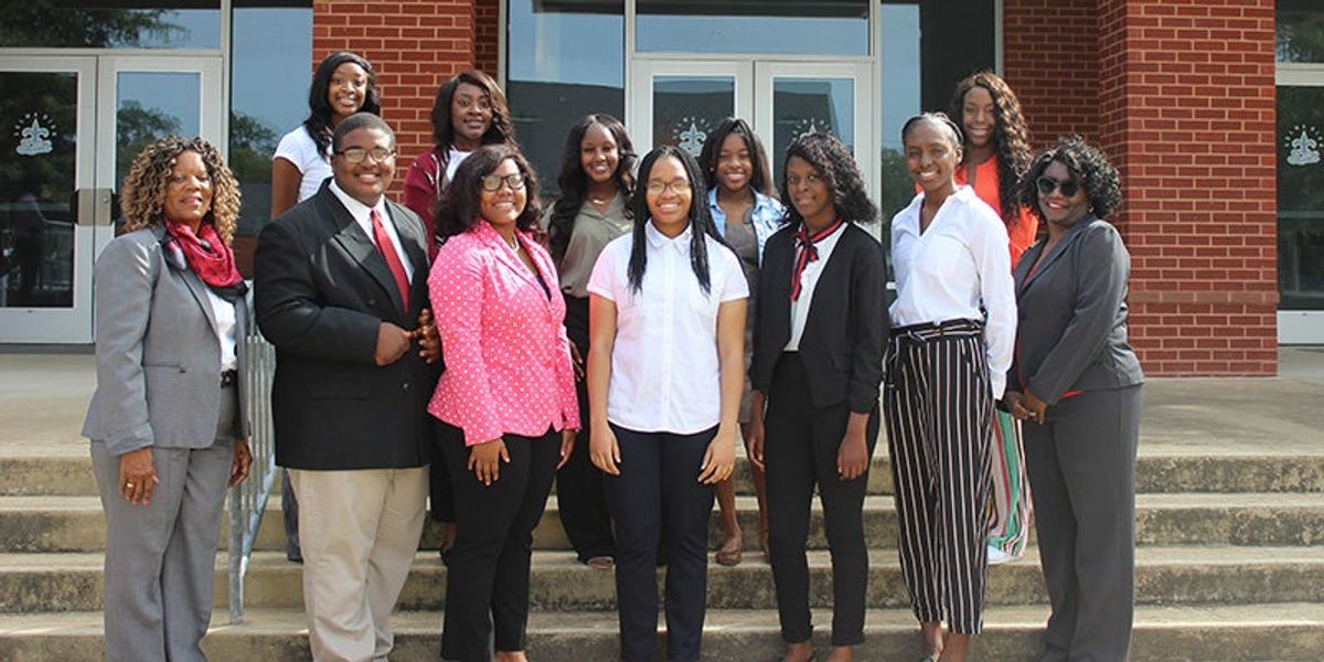 SHS installs new FBLA officers
