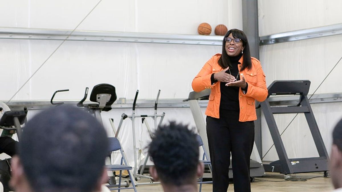 Sewell speaks to juveniles at detention center