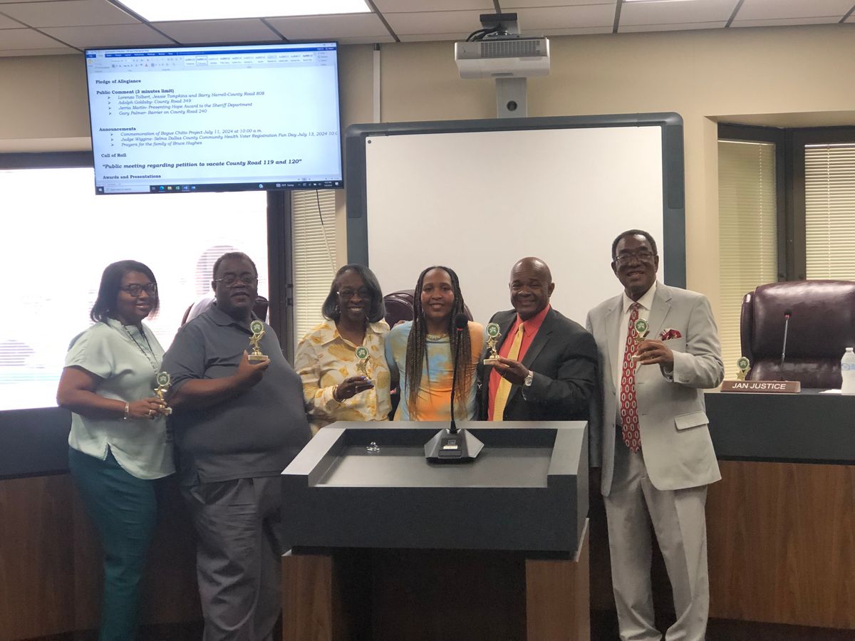 Drug Free Communities of Dallas County hands out Hope Awards