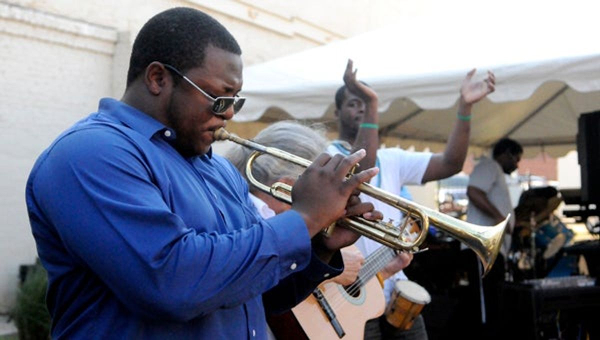 Jazz on the Grazz rocks Water Avenue