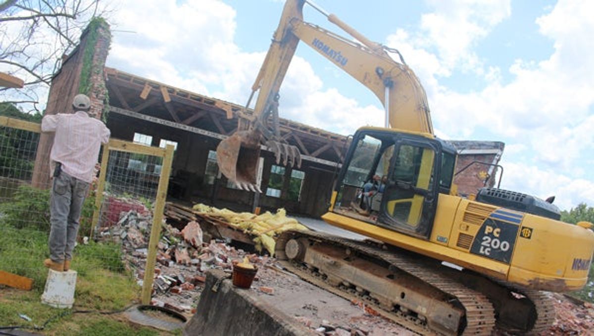 Old Safelite building torn down