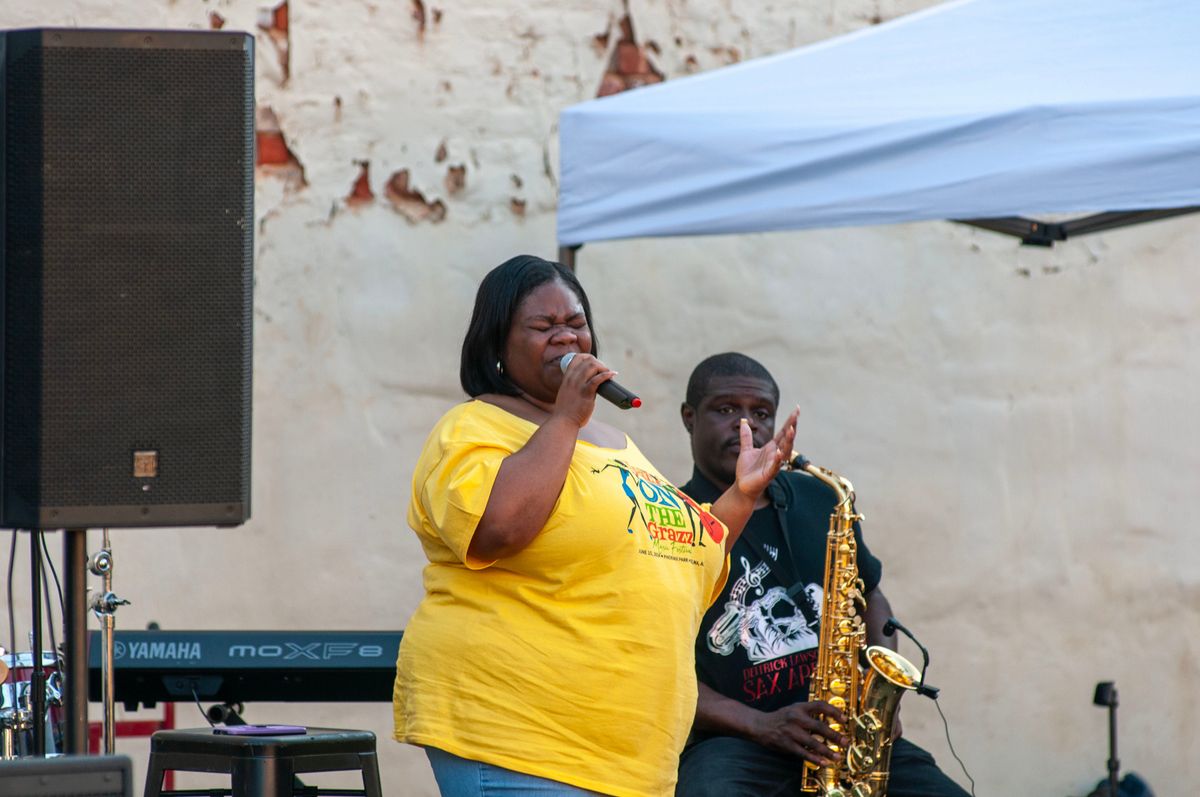 Jazz on the Grazz played wonderful tune