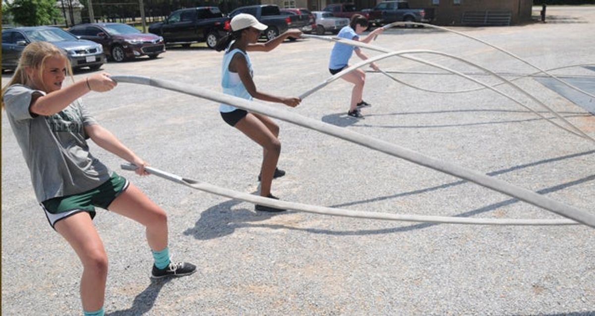 Dallas County volleyball team preparing with Crossfit